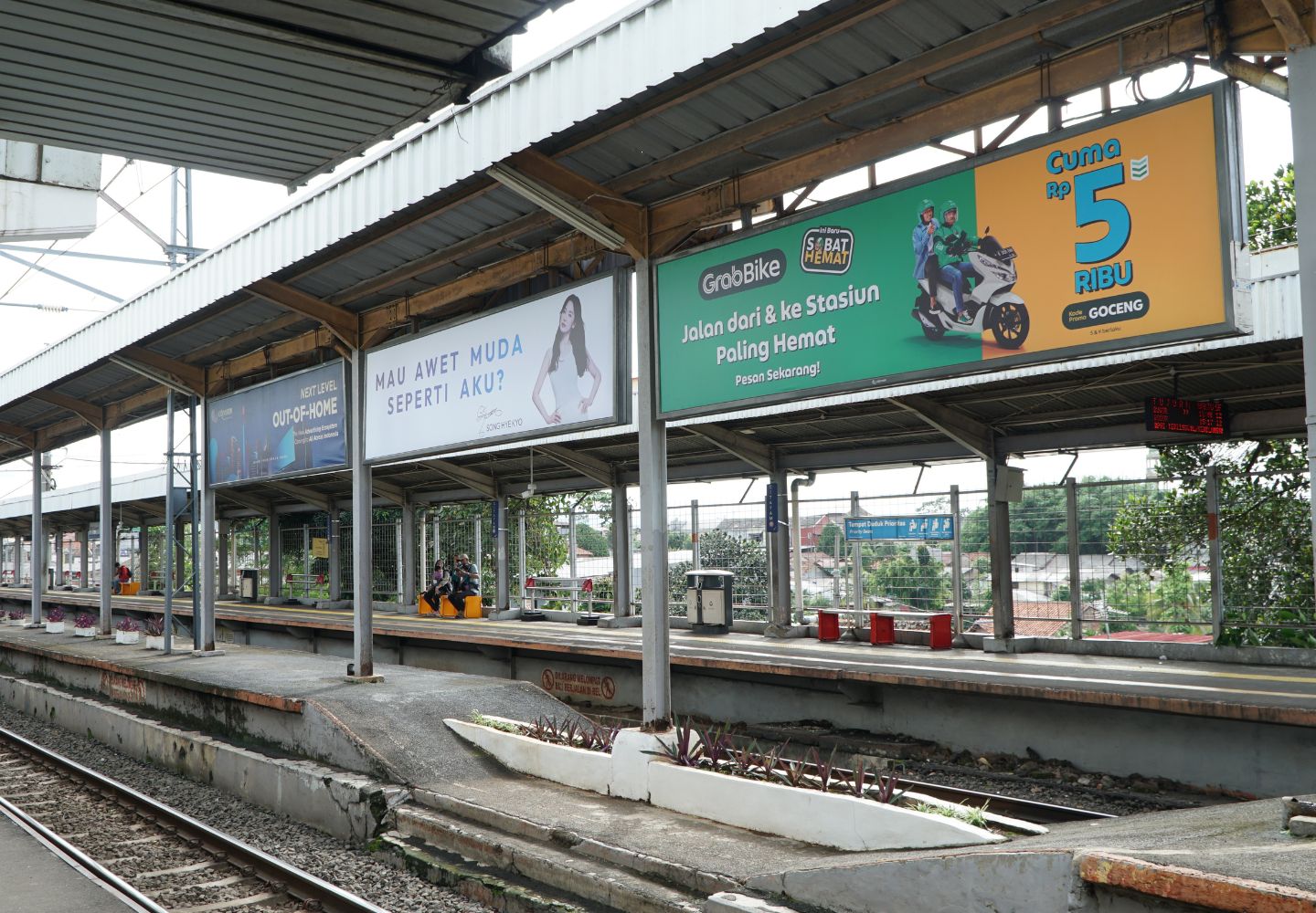 Stasiun KRL Citayam: Lokasi untuk Iklan LED Outdoor