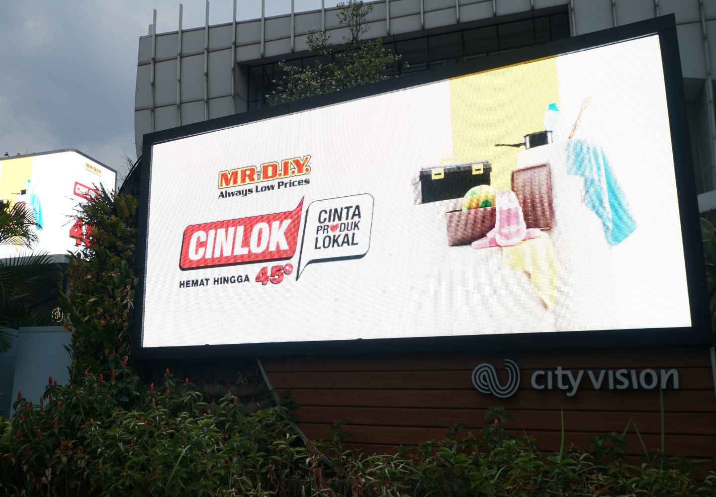 Sales Promotion Strategy with OOH Advertising