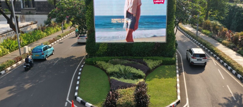 Iconic Billboard Anatomy: Visual Impact by City Vision