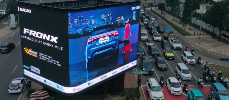 Data-Driven Billboard Placement by City Vision