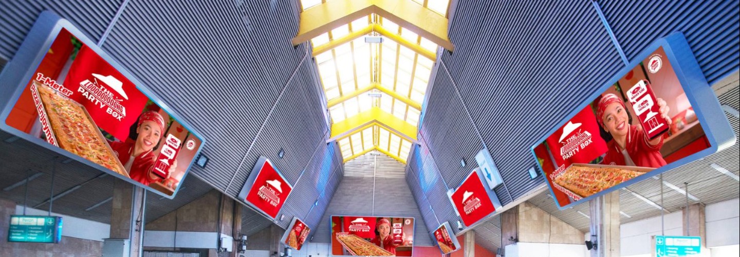 Fast Food Restaurant OOH Advertising Strategy to Boost Sales