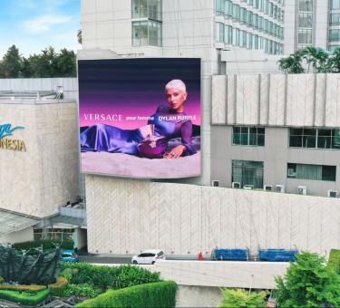 Digital OOH Advertising vs. Static Billboards