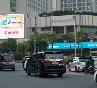 Tingkatkan Visibilitas Merek Anda dengan Outdoor Signage